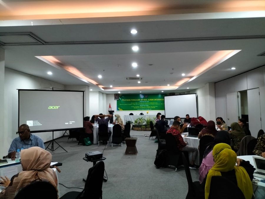 DUA DOSEN FISHUM UNIMUDA MENGIKUTI PELATIHAN PENULISAN ARTIKEL ILMIAH ...
